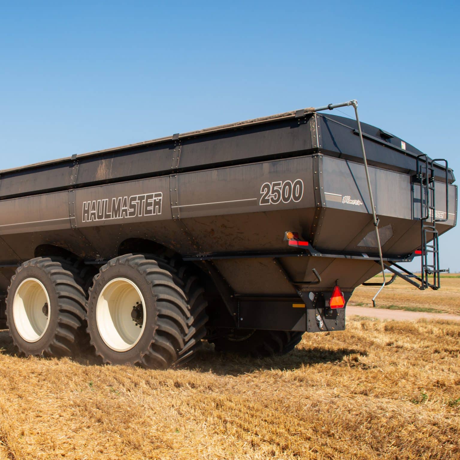 Grain Carts 101: Choosing the Right Model for Your Farm | Elmer's ...